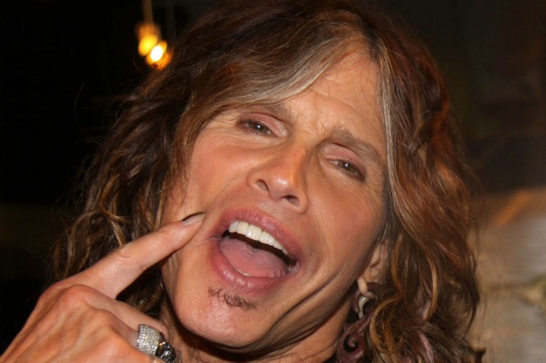 Daily celebrity buzz for October 25, 2011